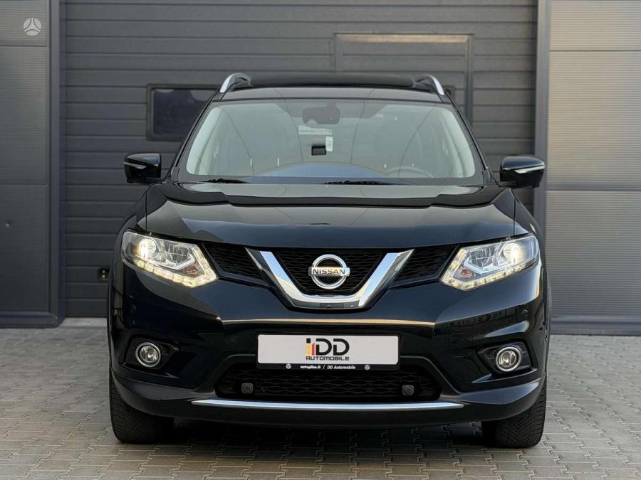 Black Nissan X-Trail 2017 in Kaunas, with an engine capacity of 2.00 L and mileage of 220 thousand km for 12790 €, photo 9 on AUTOMOTO.COM.LV
