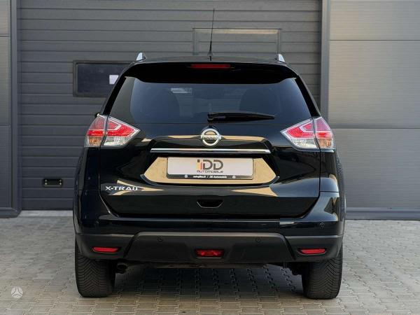 Black Nissan X-Trail 2017 in Kaunas, with an engine capacity of 2.00 L and mileage of 220 thousand km for 12790 €, photo 9 on AUTOMOTO.COM.LV