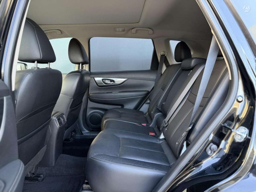 Black Nissan X-Trail 2017 in Kaunas, with an engine capacity of 2.00 L and mileage of 220 thousand km for 12790 €, photo 14 on AUTOMOTO.COM.LV