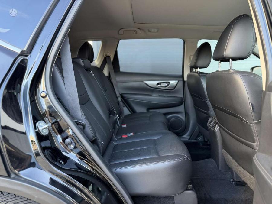 Black Nissan X-Trail 2017 in Kaunas, with an engine capacity of 2.00 L and mileage of 220 thousand km for 12790 €, photo 15 on AUTOMOTO.COM.LV