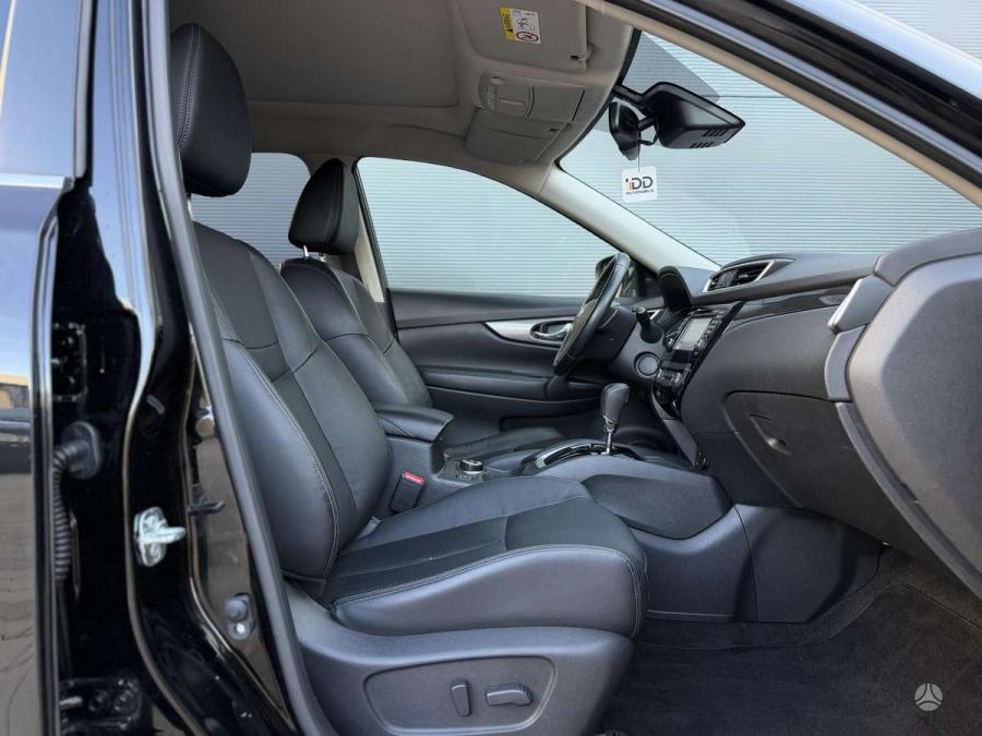 Black Nissan X-Trail 2017 in Kaunas, with an engine capacity of 2.00 L and mileage of 220 thousand km for 12790 €, photo 18 on AUTOMOTO.COM.LV