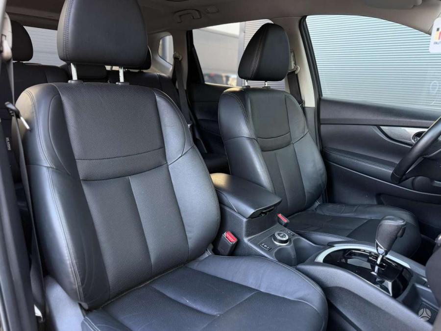 Black Nissan X-Trail 2017 in Kaunas, with an engine capacity of 2.00 L and mileage of 220 thousand km for 12790 €, photo 19 on AUTOMOTO.COM.LV