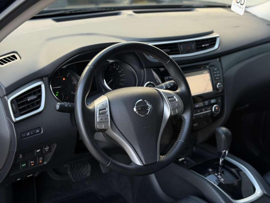 Black Nissan X-Trail 2017 in Kaunas, with an engine capacity of 2.00 L and mileage of 220 thousand km for 12790 €, photo 23 on AUTOMOTO.COM.LV