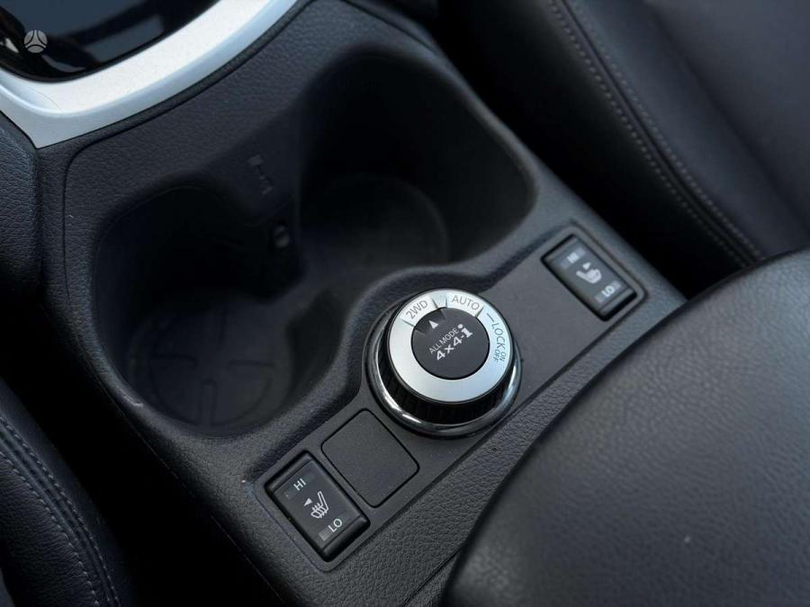 Black Nissan X-Trail 2017 in Kaunas, with an engine capacity of 2.00 L and mileage of 220 thousand km for 12790 €, photo 34 on AUTOMOTO.COM.LV