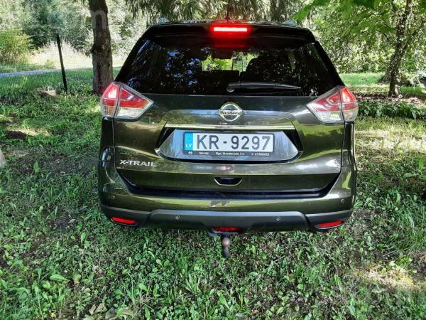 Melns Nissan X-Trail 2017 Ogre, ar dzinēja tilpumu 2.00 L un nobraukumu 93 tūkst. km par 10500 €, foto 1 vietnē AUTOMOTO.COM.LV
