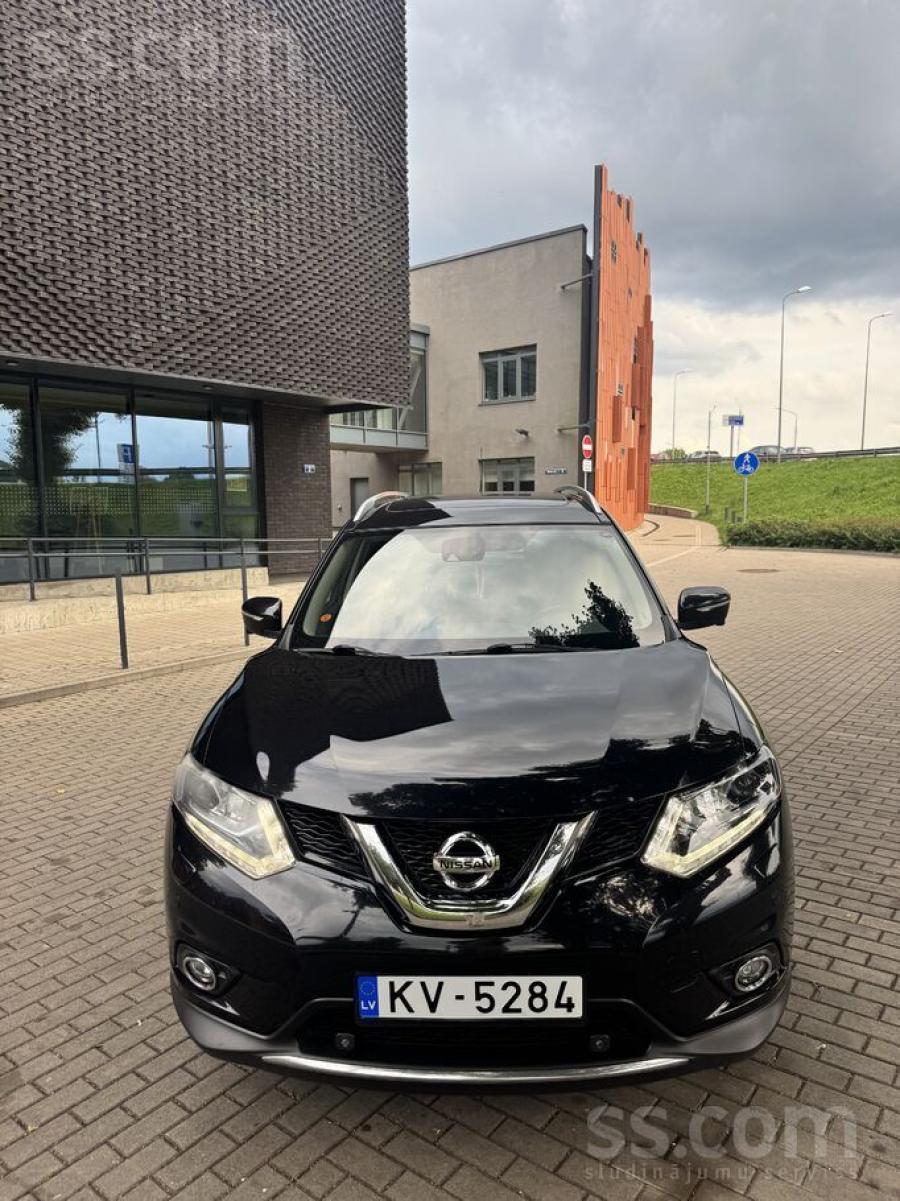 Melns Nissan X-Trail 2017 Daugavpils, ar dzinēja tilpumu 1.60 L un nobraukumu 173 tūkst. km par 11000 €, foto 1 vietnē AUTOMOTO.COM.LV