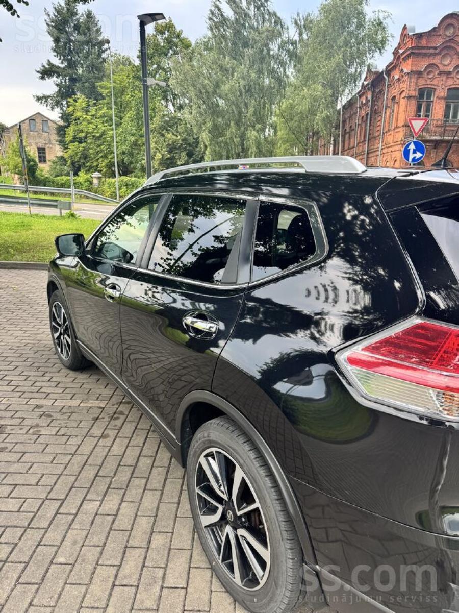 Melns Nissan X-Trail 2017 Daugavpils, ar dzinēja tilpumu 1.60 L un nobraukumu 173 tūkst. km par 11000 €, foto 7 vietnē AUTOMOTO.COM.LV