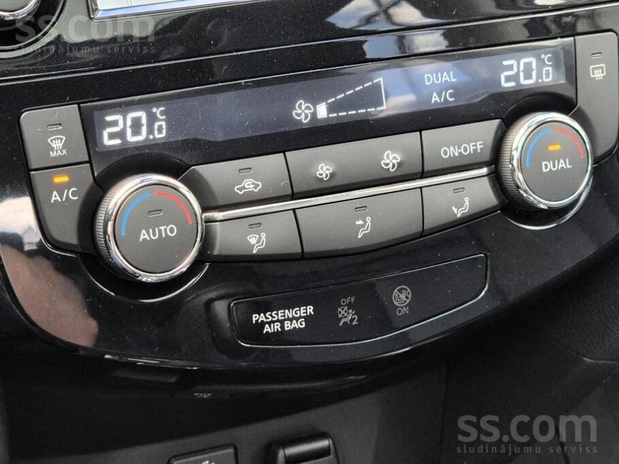 Черный Ниссан ИксТрейл 2017 в Рига, объемом двигателя 2.00 л и пробегом 119 тыс. км за 14990 €, фото 14 на AUTOMOTO.COM.LV