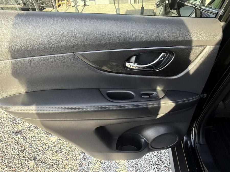 Melns Nissan X-Trail 2017 Kretinga, ar dzinēja tilpumu 2.49 L un nobraukumu 146 tūkst. km par 11900 €, foto 24 vietnē AUTOMOTO.COM.LV