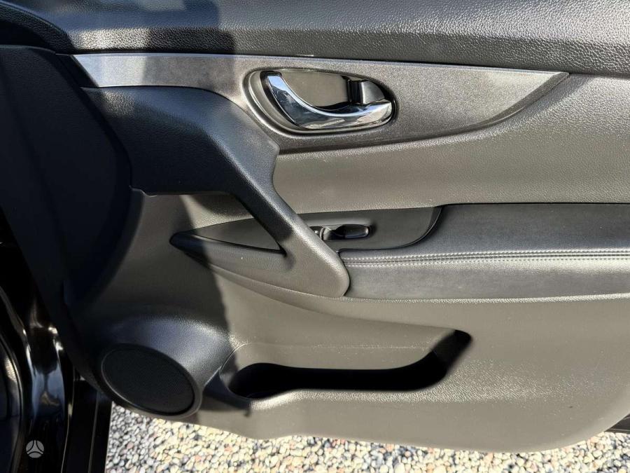 Melns Nissan X-Trail 2017 Kretinga, ar dzinēja tilpumu 2.49 L un nobraukumu 146 tūkst. km par 11900 €, foto 30 vietnē AUTOMOTO.COM.LV