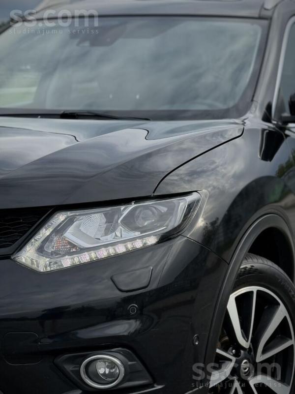 Nissan X-Trail 2017 in Riga on AUTOMOTO.COM.LV Black Nissan X-Trail 2017 in Riga, with an engine capacity of 1.60 L and mileage of 186 thousand km for 10500 ā¬, photo 6 on AUTOMOTO.COM.LV