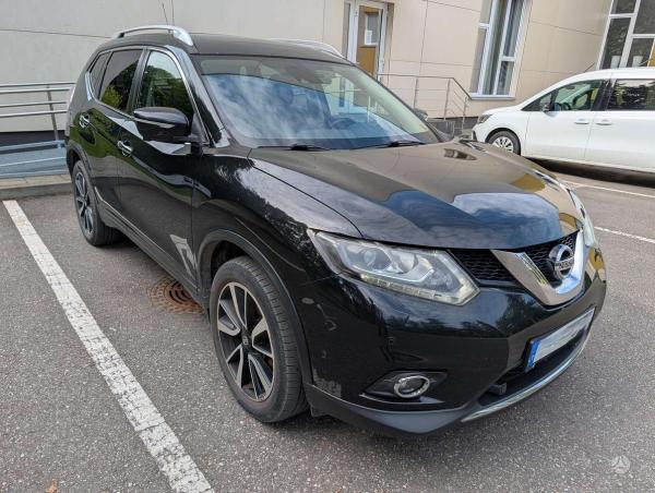 Nissan X-Trail 2017 Viļņa vietnē Melns Nissan X-Trail 2017 Viļņa, ar dzinēja tilpumu 2.00 L un nobraukumu 150 tūkst. km par 14500 €, foto 3 vietnē AUTOMOTO.COM.LV