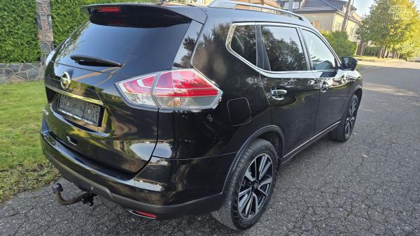 Black Nissan X-Trail 2017 in Taurage, with an engine capacity of 1.60 L and mileage of 218 thousand km for 8900 €, photo 7 on AUTOMOTO.COM.LV
