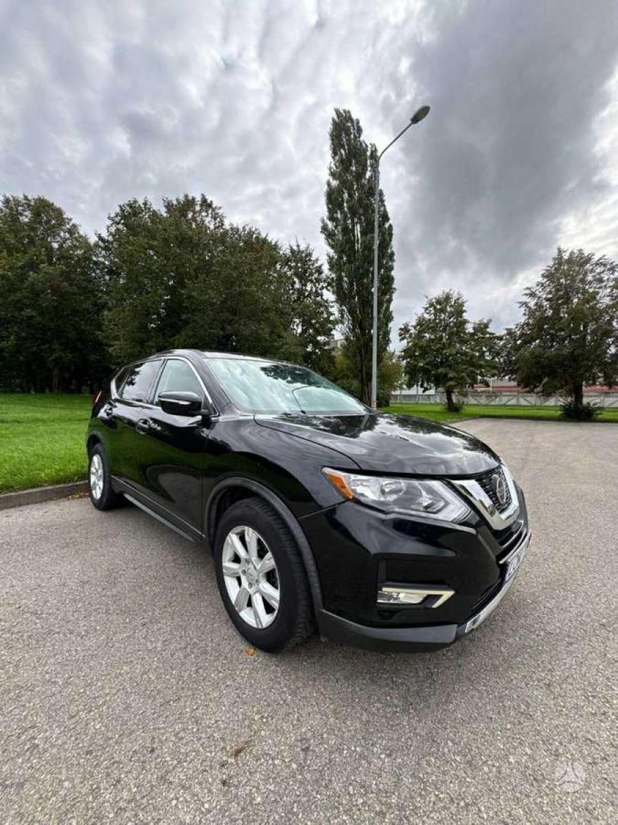 Black Nissan X-Trail 2018 in Klaipeda, with an engine capacity of 2.50 L and mileage of 80 thousand km for 10900 €, photo 2 on AUTOMOTO.COM.LV