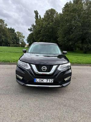 Black Nissan X-Trail 2018 in Klaipeda, with an engine capacity of 2.50 L and mileage of 80 thousand km for 10900 €, photo 3 on AUTOMOTO.COM.LV