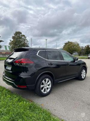 Black Nissan X-Trail 2018 in Klaipeda, with an engine capacity of 2.50 L and mileage of 80 thousand km for 10900 €, photo 4 on AUTOMOTO.COM.LV