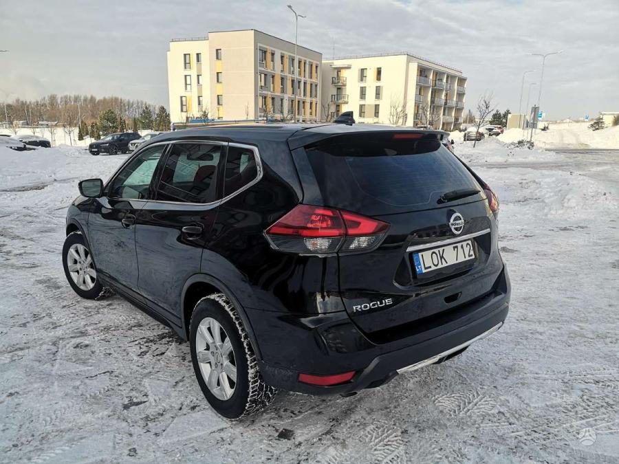 Black Nissan X-Trail 2018 in Klaipeda, with an engine capacity of 2.50 L and mileage of 80 thousand km for 10500 €, photo 3 on AUTOMOTO.COM.LV