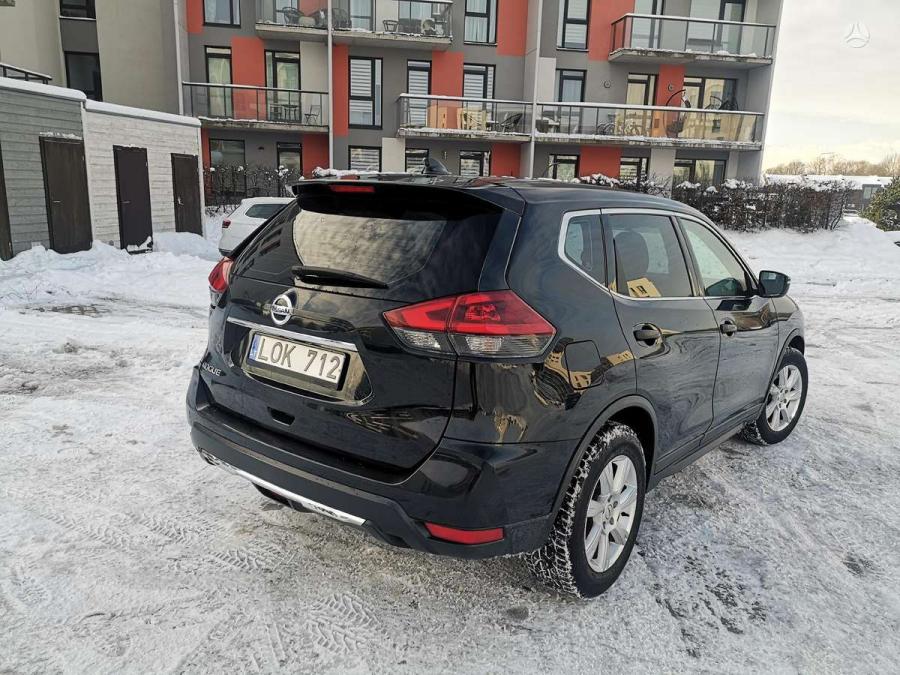 Black Nissan X-Trail 2018 in Klaipeda, with an engine capacity of 2.50 L and mileage of 80 thousand km for 10500 €, photo 18 on AUTOMOTO.COM.LV