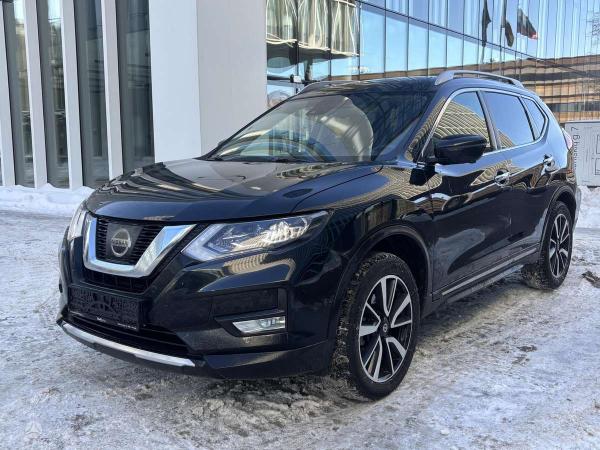 Black Nissan X-Trail 2018 in Vilnius, with an engine capacity of 2.00 L and mileage of 254 thousand km for 13700 €, photo 1 on AUTOMOTO.COM.LV