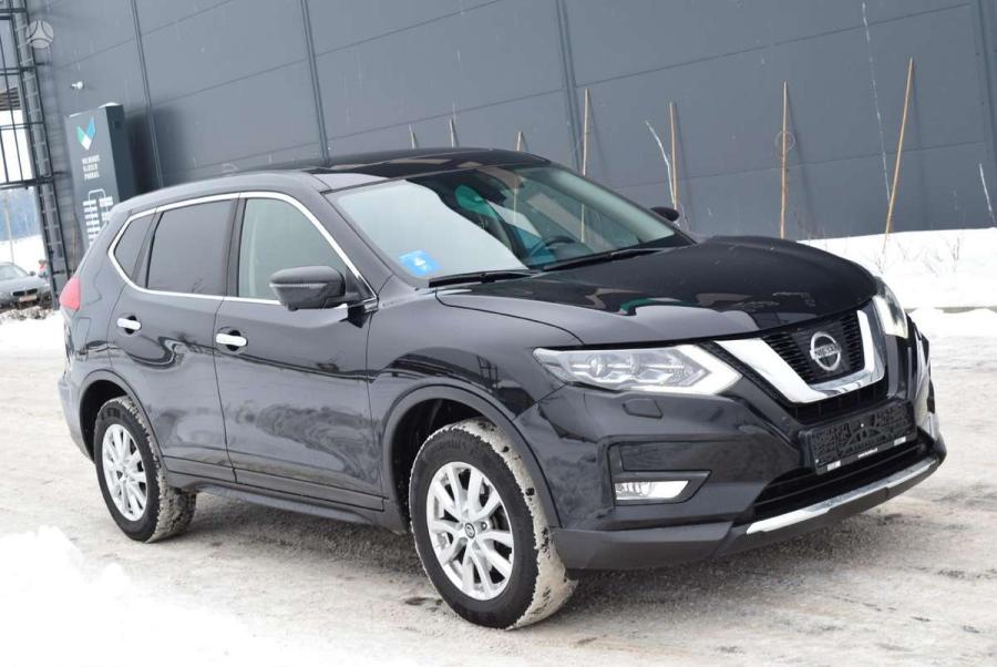 Black Nissan X-Trail 2018 in Vilnius, with an engine capacity of 2.00 L and mileage of 190 thousand km for 13950 €, photo 3 on AUTOMOTO.COM.LV