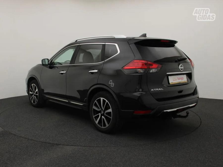 Black Nissan X-Trail 2018 in Vilnius, with an engine capacity of 1.60 L and mileage of 163 thousand km for 16699 €, photo 8 on AUTOMOTO.COM.LV