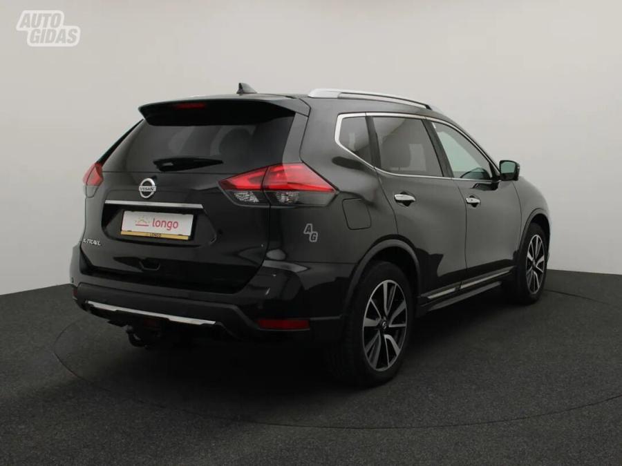 Black Nissan X-Trail 2018 in Vilnius, with an engine capacity of 1.60 L and mileage of 163 thousand km for 16699 €, photo 9 on AUTOMOTO.COM.LV