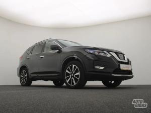 Black Nissan X-Trail 2018 in Vilnius, with an engine capacity of 1.60 L and mileage of 163 thousand km for 16699 €, photo 12 on AUTOMOTO.COM.LV