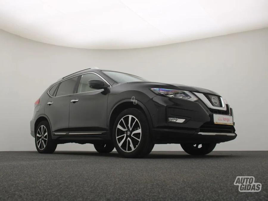 Black Nissan X-Trail 2018 in Vilnius, with an engine capacity of 1.60 L and mileage of 163 thousand km for 16699 €, photo 12 on AUTOMOTO.COM.LV