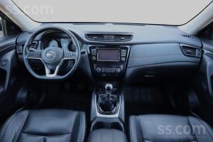 Black Nissan X-Trail 2018 in Riga, with an engine capacity of 1.60 L and mileage of 0 thousand km for 12495 €, photo 8 on AUTOMOTO.COM.LV