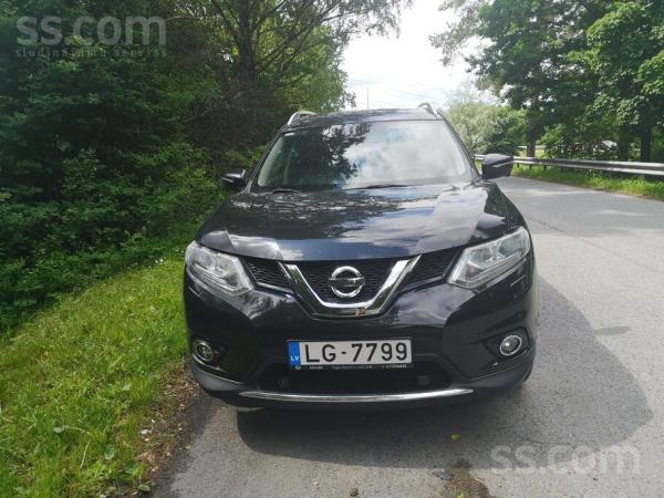 Black Nissan X-Trail 2018 in Riga, with an engine capacity of 1.60 L and mileage of 112 thousand km for 14800 €, photo 3 on AUTOMOTO.COM.LV