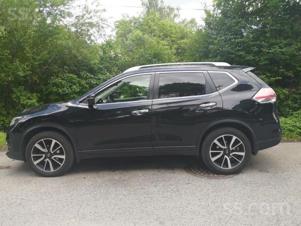 Black Nissan X-Trail 2018 in Riga, with an engine capacity of 1.60 L and mileage of 112 thousand km for 14800 €, photo 5 on AUTOMOTO.COM.LV