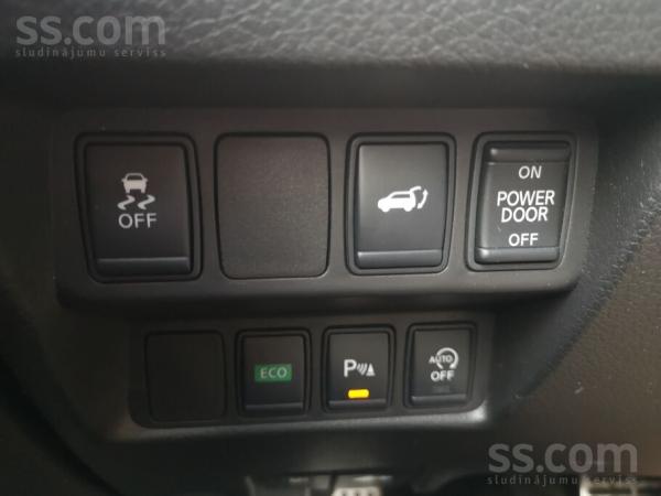 Black Nissan X-Trail 2018 in Riga, with an engine capacity of 1.60 L and mileage of 112 thousand km for 14800 €, photo 10 on AUTOMOTO.COM.LV
