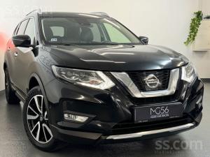 Black Nissan X-Trail 2018 in Riga, with an engine capacity of 2.00 L and mileage of 185 thousand km for 14900 €, photo 3 on AUTOMOTO.COM.LV