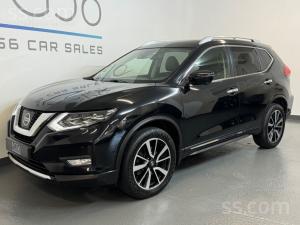 Black Nissan X-Trail 2018 in Riga, with an engine capacity of 2.00 L and mileage of 185 thousand km for 14900 €, photo 4 on AUTOMOTO.COM.LV