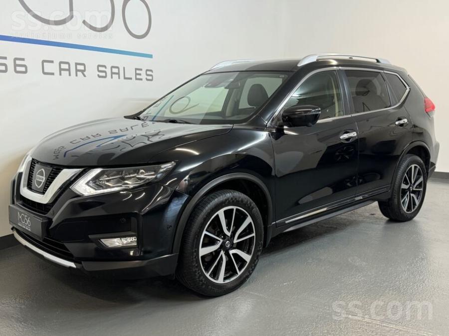 Black Nissan X-Trail 2018 in Riga, with an engine capacity of 2.00 L and mileage of 185 thousand km for 14900 €, photo 4 on AUTOMOTO.COM.LV