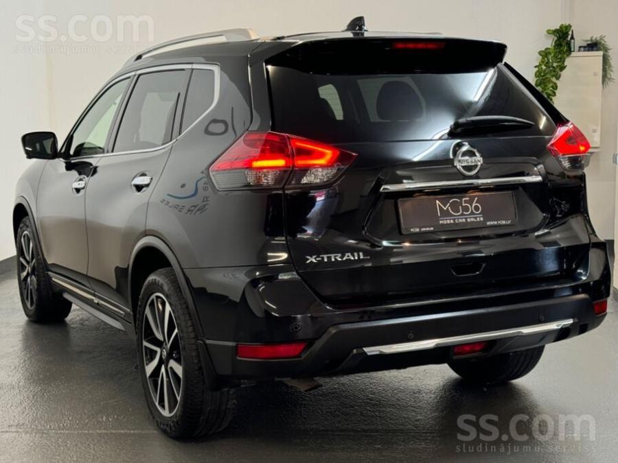 Black Nissan X-Trail 2018 in Riga, with an engine capacity of 2.00 L and mileage of 185 thousand km for 14900 €, photo 5 on AUTOMOTO.COM.LV