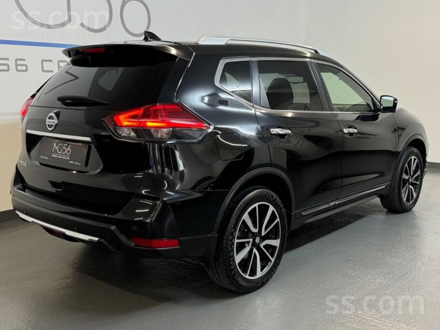 Black Nissan X-Trail 2018 in Riga, with an engine capacity of 2.00 L and mileage of 185 thousand km for 14900 €, photo 6 on AUTOMOTO.COM.LV