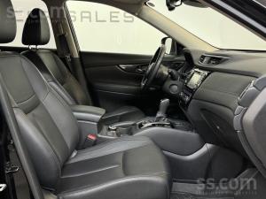 Black Nissan X-Trail 2018 in Riga, with an engine capacity of 2.00 L and mileage of 185 thousand km for 14900 €, photo 9 on AUTOMOTO.COM.LV
