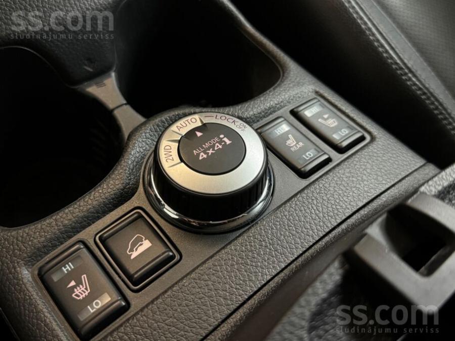 Black Nissan X-Trail 2018 in Riga, with an engine capacity of 2.00 L and mileage of 185 thousand km for 14900 €, photo 12 on AUTOMOTO.COM.LV