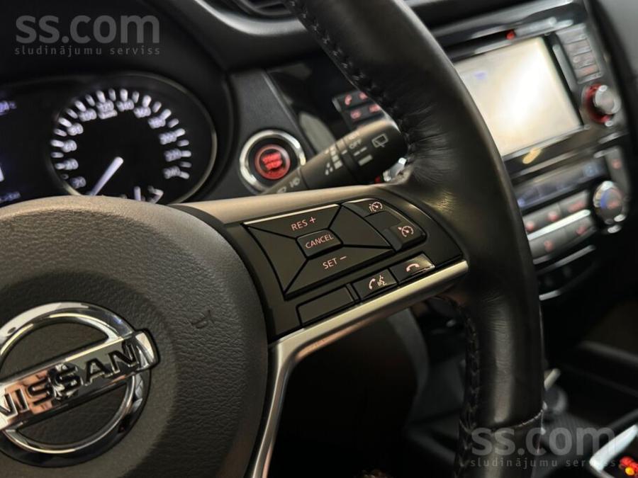 Black Nissan X-Trail 2018 in Riga, with an engine capacity of 2.00 L and mileage of 185 thousand km for 14900 €, photo 14 on AUTOMOTO.COM.LV