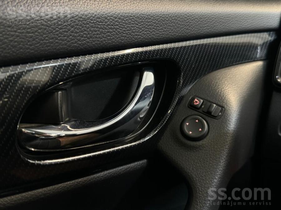 Black Nissan X-Trail 2018 in Riga, with an engine capacity of 2.00 L and mileage of 185 thousand km for 14900 €, photo 19 on AUTOMOTO.COM.LV