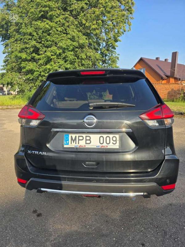 Black Nissan X-Trail 2018 in Taurage, with an engine capacity of 2.00 L and mileage of 230 thousand km for 11500 €, photo 2 on AUTOMOTO.COM.LV