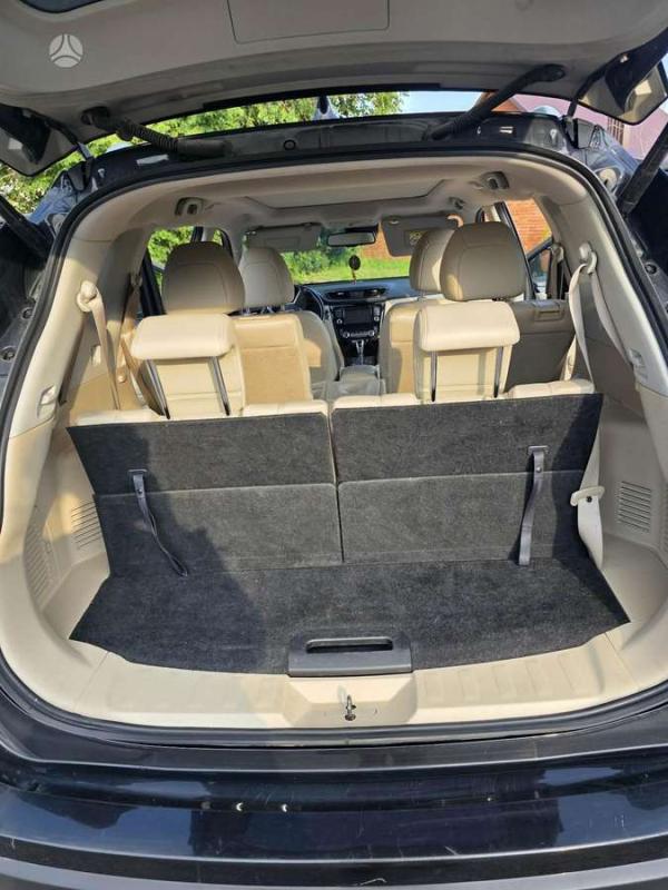 Black Nissan X-Trail 2018 in Taurage, with an engine capacity of 2.00 L and mileage of 230 thousand km for 11500 €, photo 10 on AUTOMOTO.COM.LV