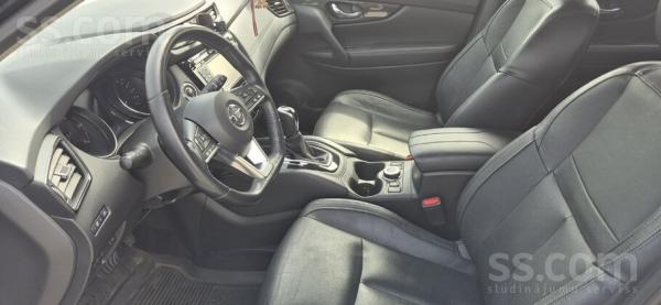 Black Nissan X-Trail 2018 in Riga, with an engine capacity of 2.00 L and mileage of 92 thousand km for 14500 €, photo 6 on AUTOMOTO.COM.LV