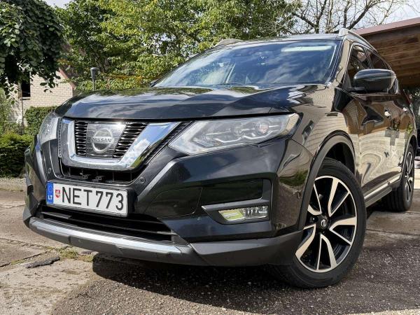 Black Nissan X-Trail 2018 in Rietavas, with an engine capacity of 1.60 L and mileage of 212 thousand km for 13000 €, photo 1 on AUTOMOTO.COM.LV