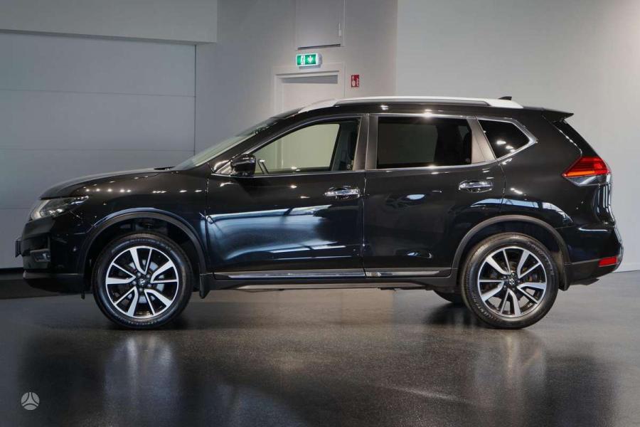 Черный Ниссан ИксТрейл 2018 в Вильнюс, объемом двигателя 2.00 л и пробегом 66 тыс. км за 17200 €, фото 3 на AUTOMOTO.COM.LV