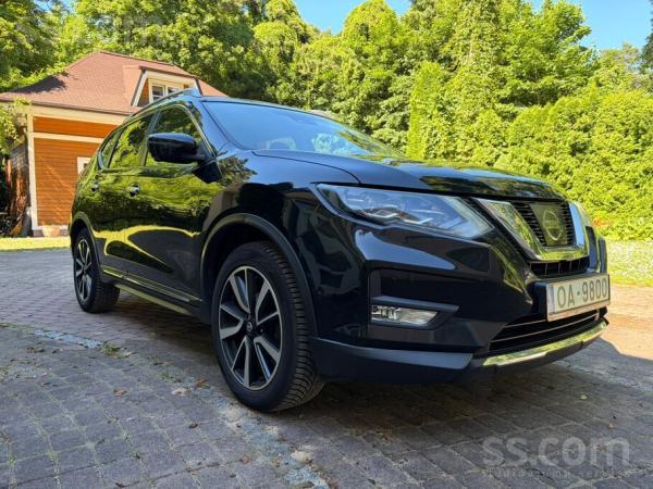 Black Nissan X-Trail 2018 in Riga, with an engine capacity of 1.60 L and mileage of 260 thousand km for 12800 €, photo 2 on AUTOMOTO.COM.LV