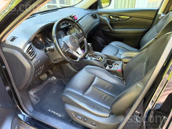 Black Nissan X-Trail 2018 in Riga, with an engine capacity of 1.60 L and mileage of 260 thousand km for 12800 €, photo 5 on AUTOMOTO.COM.LV