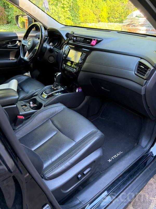 Nissan X-Trail 2018 in Riga on AUTOMOTO.COM.LV Black Nissan X-Trail 2018 in Riga, with an engine capacity of 1.60 L and mileage of 260 thousand km for 12800 €, photo 11 on AUTOMOTO.COM.LV