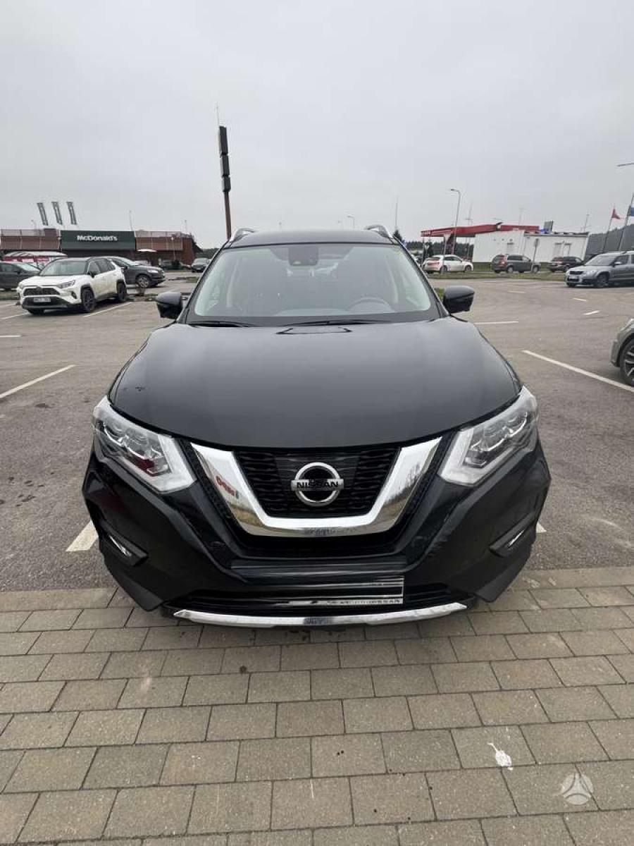 Black Nissan X-Trail 2019 in Vilnius, with an engine capacity of 2.00 L and mileage of 116 thousand km for 16500 €, photo 1 on AUTOMOTO.COM.LV